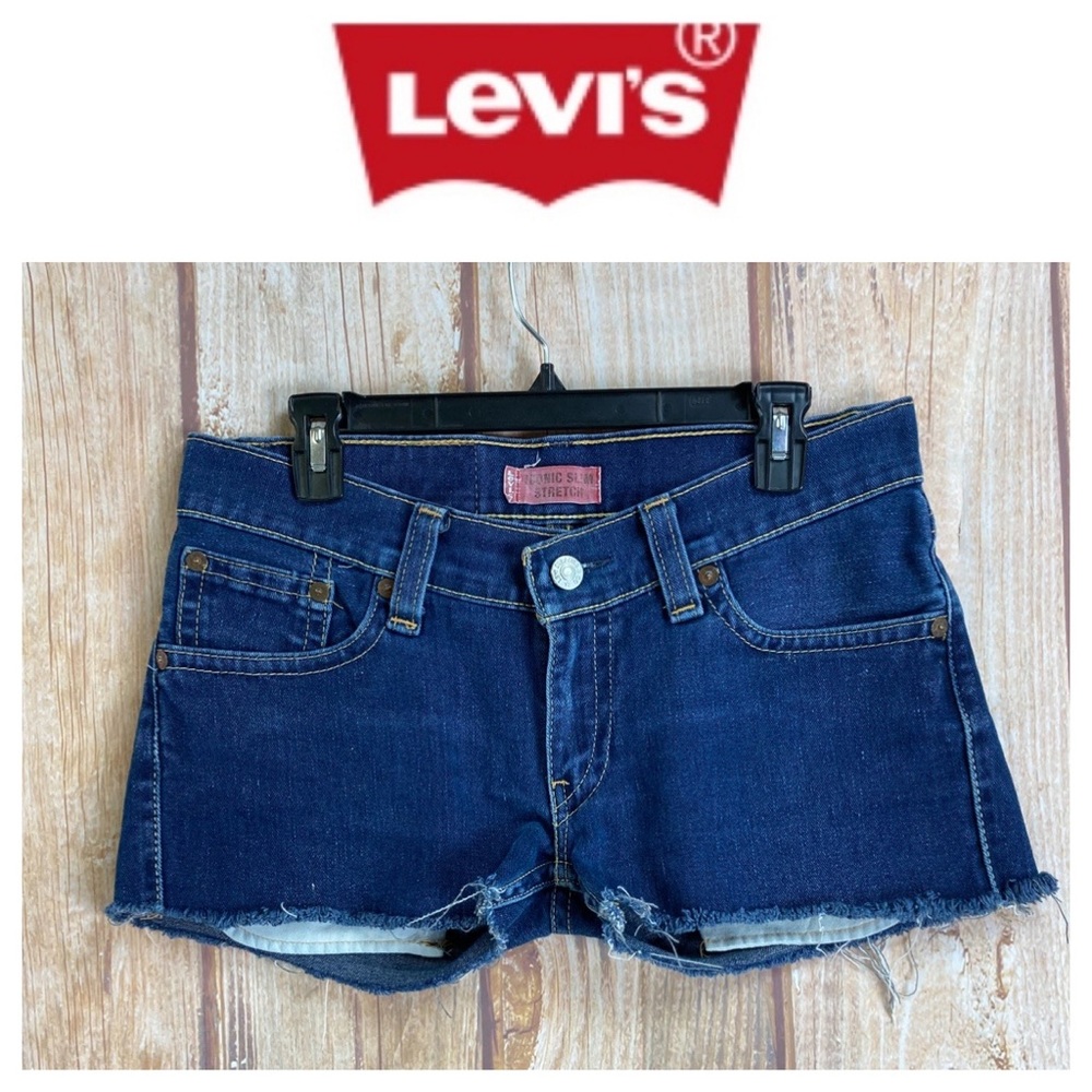 Levi’s Iconic Stretch Denim Cutoffs Size 30 - Gem